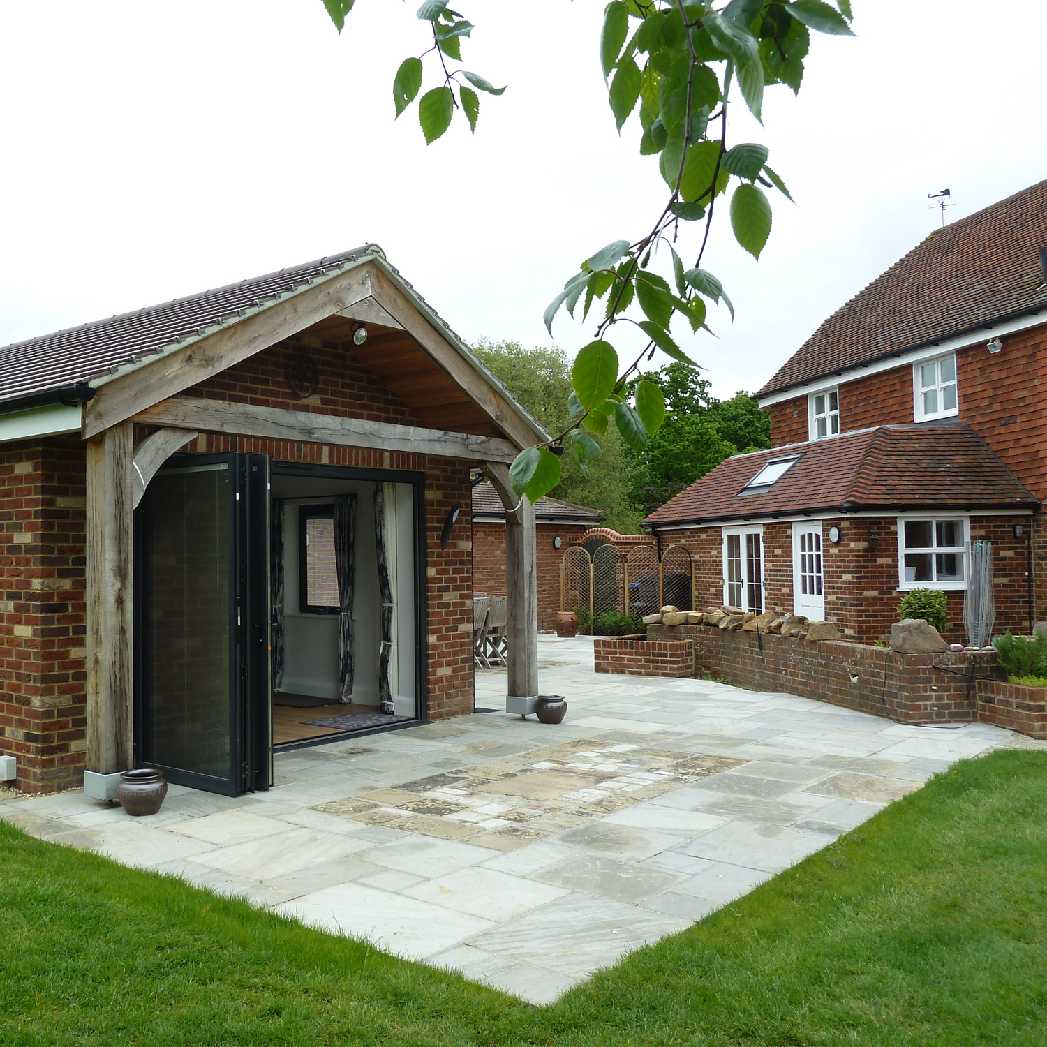 Shed and buried. - Turner and Hoskins Architects